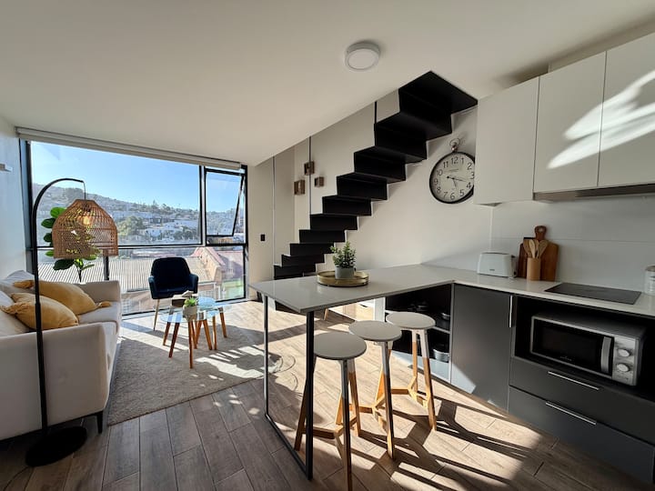 En Corazón De Valparaíso Con Vistas Mar/cerros - Valparaíso