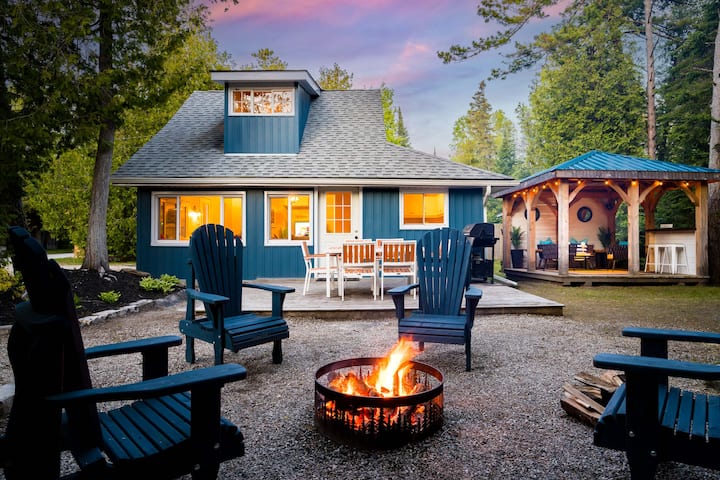 Renovated 3 Bedroom 2 Minute Walk To Beach! - Sauble Beach