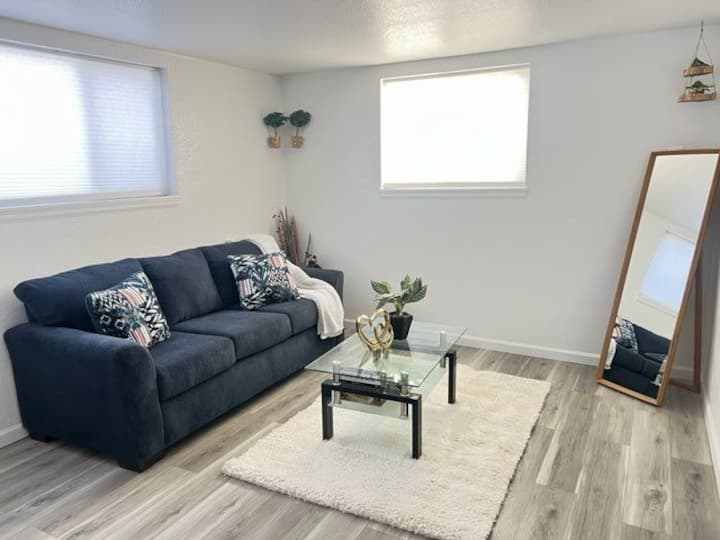 Hidden 2br/1ba Gem; Garden Level Guest Suite - Denver, CO