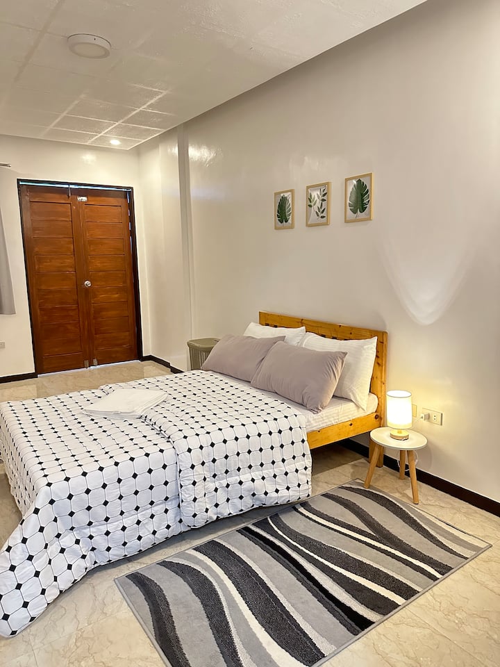 Zeus Staycation - El Model 3 Br - Abucay