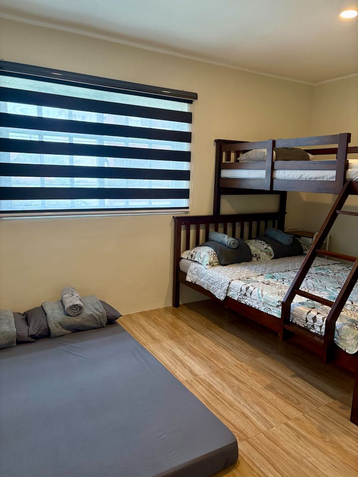 Pinky's Place | 2flr, 1br, 1t&b, 2-car Garage - Antipolo