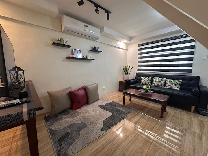 Pinky's Place | 2-flr, 3br, 2t&b, 2-car Garage - Taytay