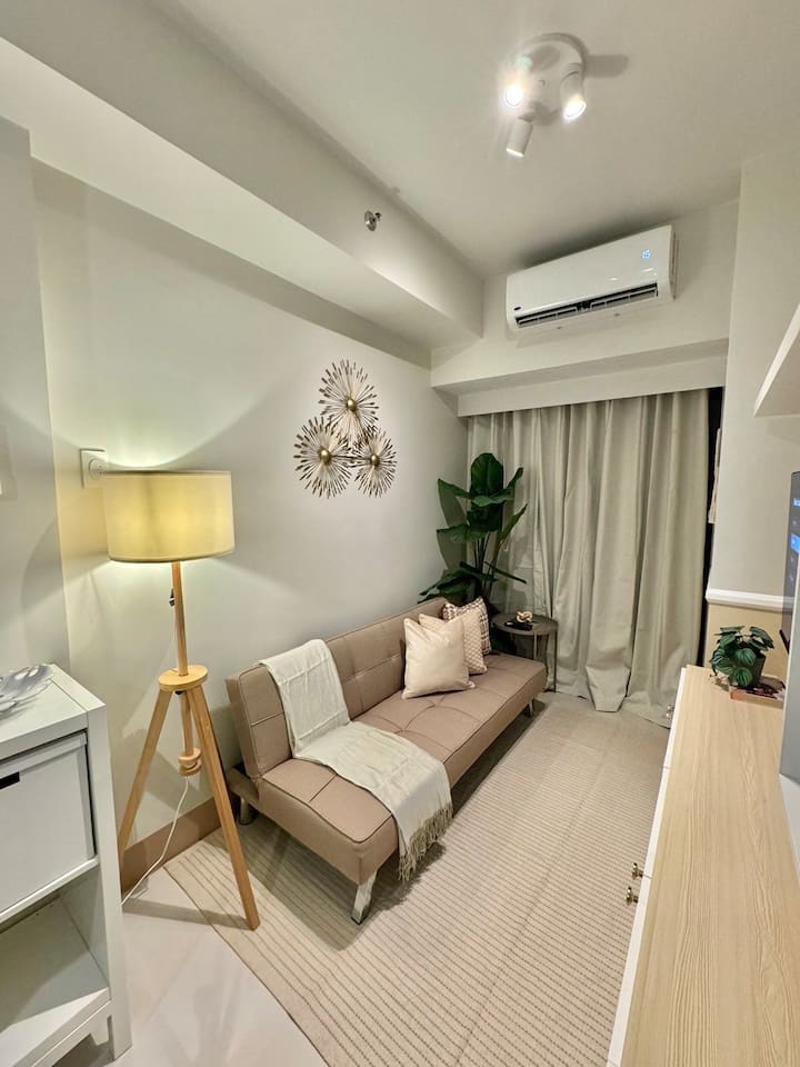 Tropical Vibes - Shore3 Moa - Pasay