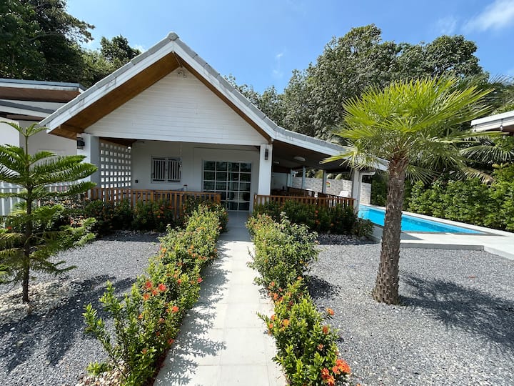 3 Bedroom Pool Villa With Huge Salty Swimming Pool - Ko Lanta