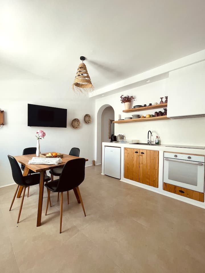 Konstantza's Elegant Apartment - Naxos