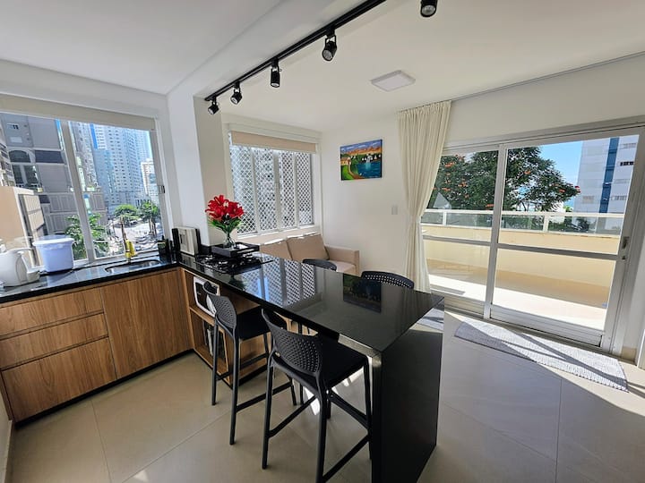 70m Da Praia | Garagem | Wi-fi | Ar | Sacada - Balneário Camboriú