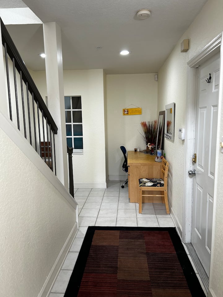 Breezy Beach Townhome - Clearwater, FL