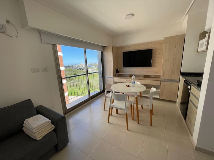 Depto. 2 Amb Vista Al Mar · Hasta 4 · Piscina - ピナマル