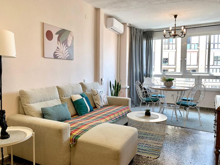 Centrally-located, Spacious & Short Walk To Beach - Alicante