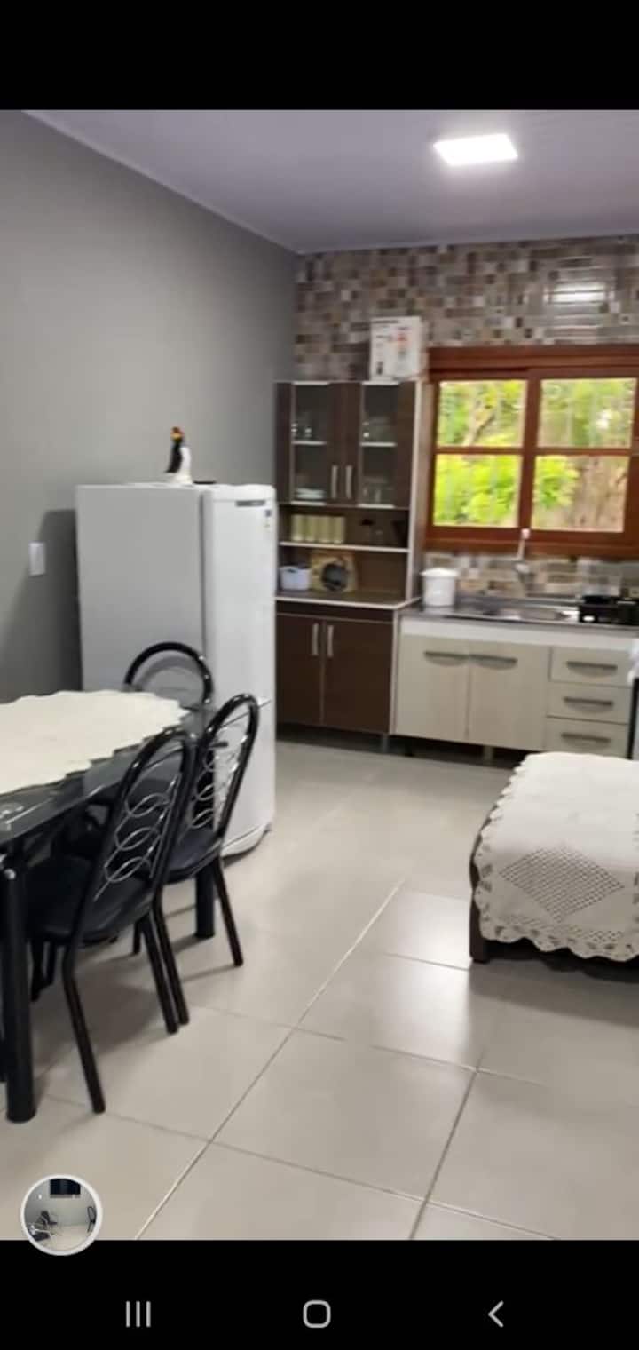 Casa Nova 1
Duas Quadras Do Mar
Próx. Praça Coruja - Tramandaí