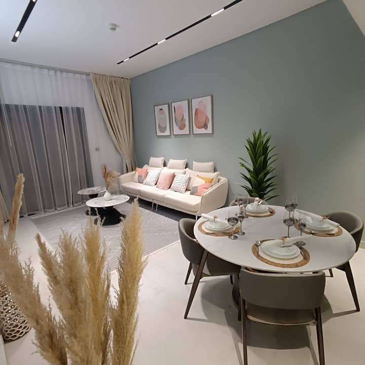 Beige And Carrot 2 Bedroom - Dubai