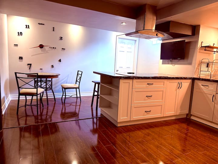 Modern 3 Bedroom Basement - Uxbridge, ON, Canada