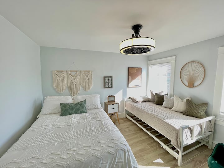 Refreshed Boho-chic Studio In North Park (B) - Grantville - San Diego