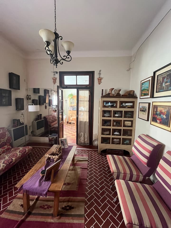 Hermosa Casa En Pleno Centro. - Colonia Caroya