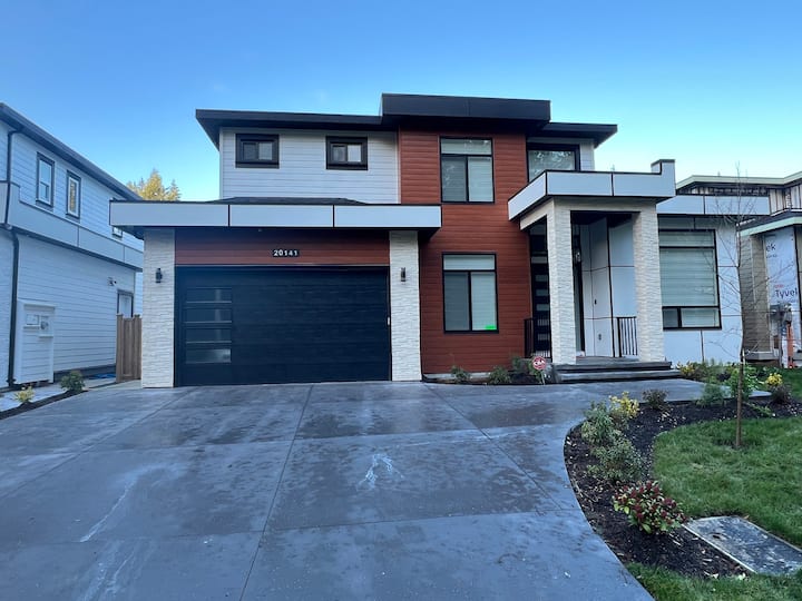 New 2-bedrooms Basement Suite - Langley