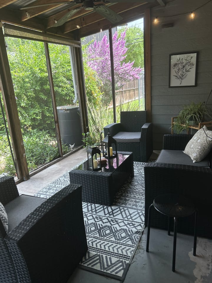 The Harvey House
Spacious Kitchen And 2 Patios! - McAllen, TX