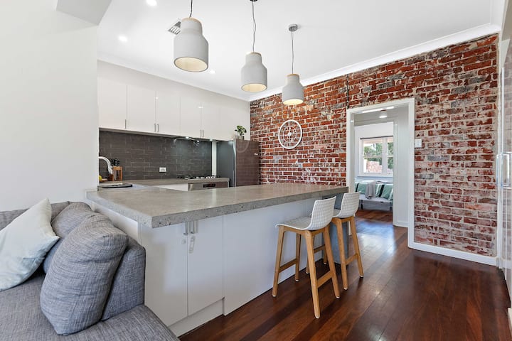 4 Bedroom House Close To Beach - Perth, Australia