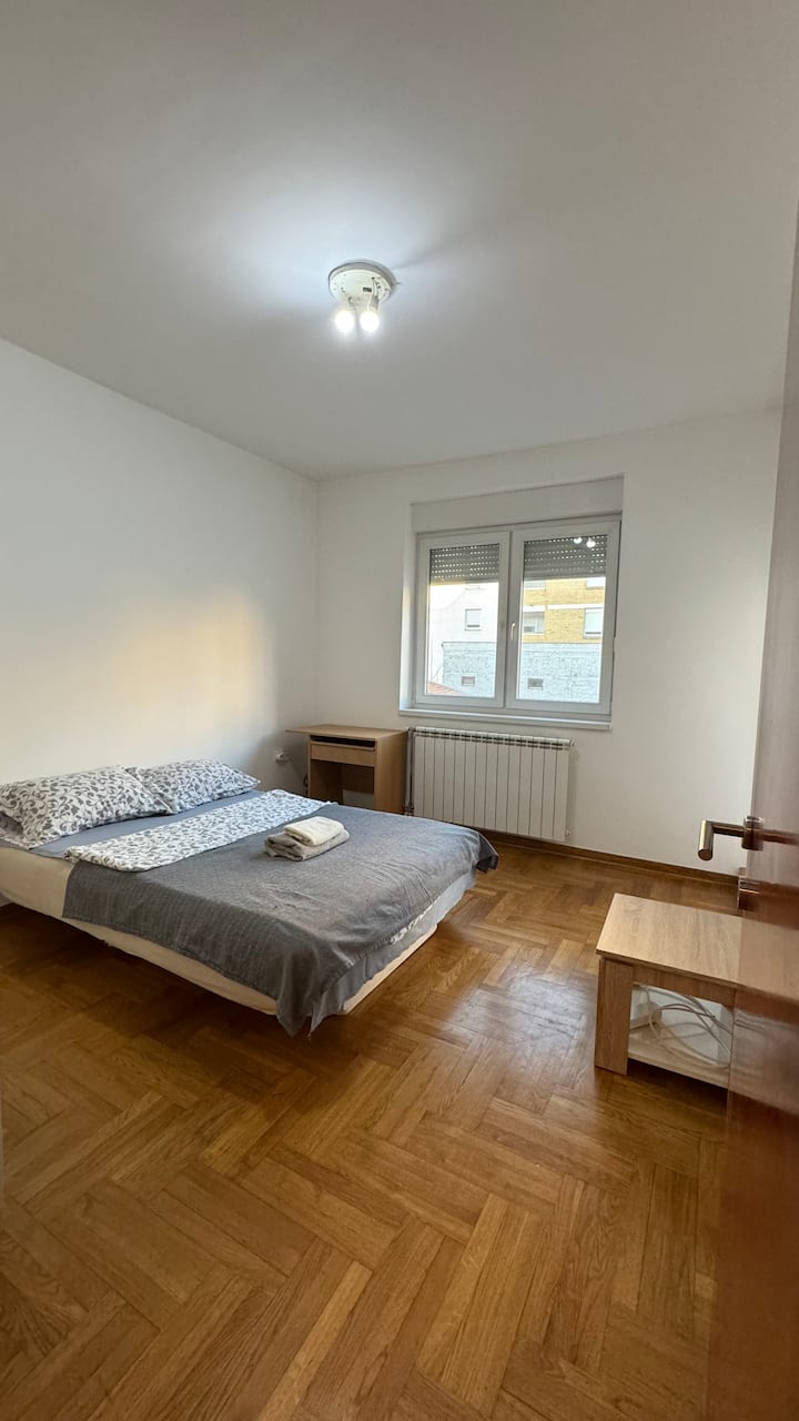 Beautiful Apartment Near Exit For 4 People - Újvidék
