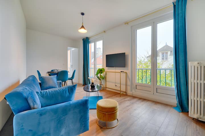 Welcome To Blue Dream House - Poissy
