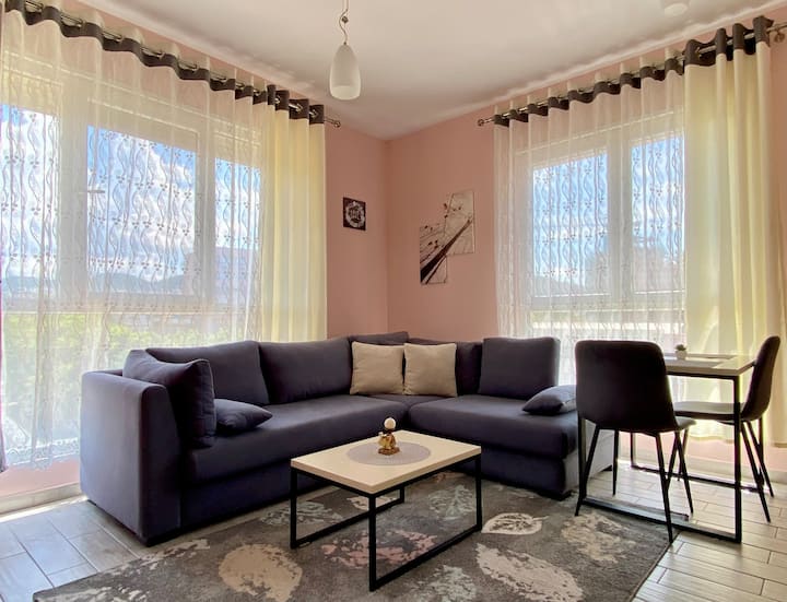 Sunny Apartment In Good Area - Tirana