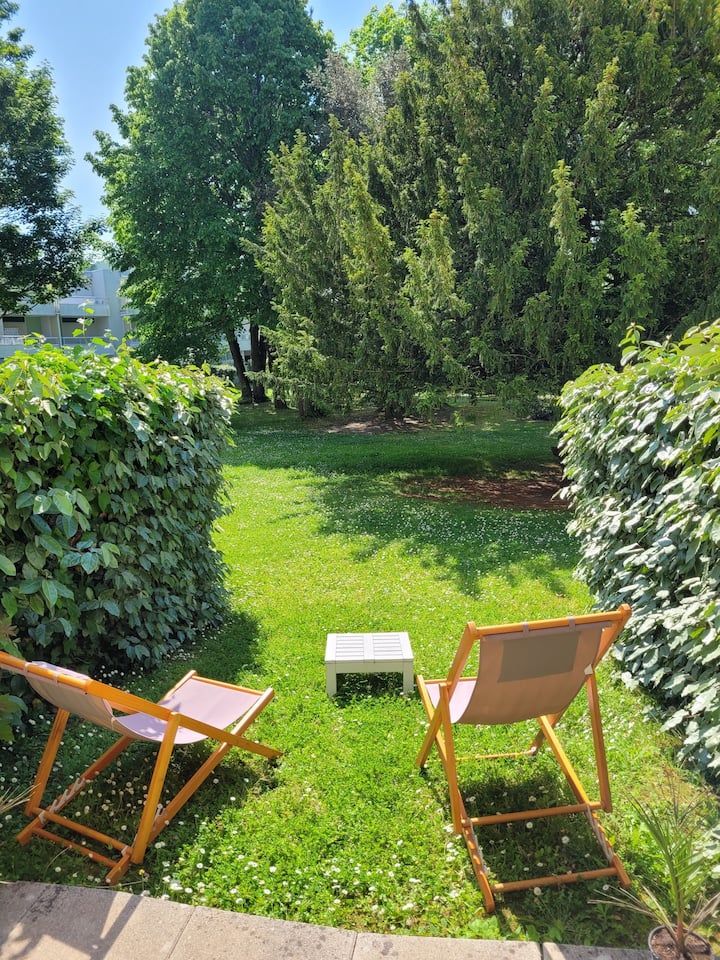 éCrin De Verdure En Bord De Mer, Plage à Pied. - Batz-sur-Mer