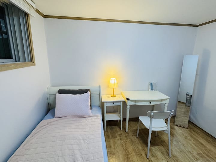 2bedroom Entire Home, * 2floor * 서울역(V) - South Korea
