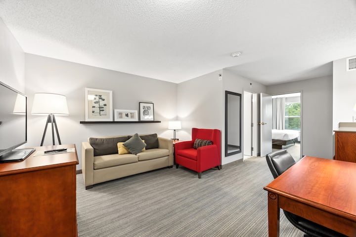 King One Bedroom Handicap - Door County, WI