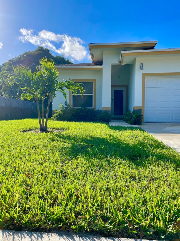 Luxury 3 Unique Rooms|2 Bth| Sleeps 8 - Pompano Beach, FL
