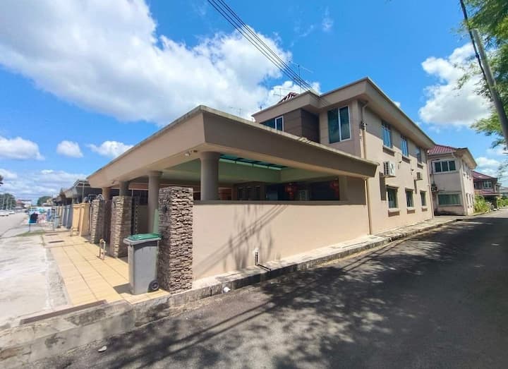 峇株吧辖公主城民宿 - Batu Pahat