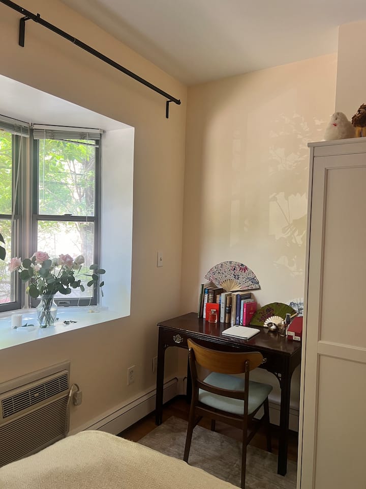Bright 1 Bedroom Close To Path Train - Hoboken, NJ