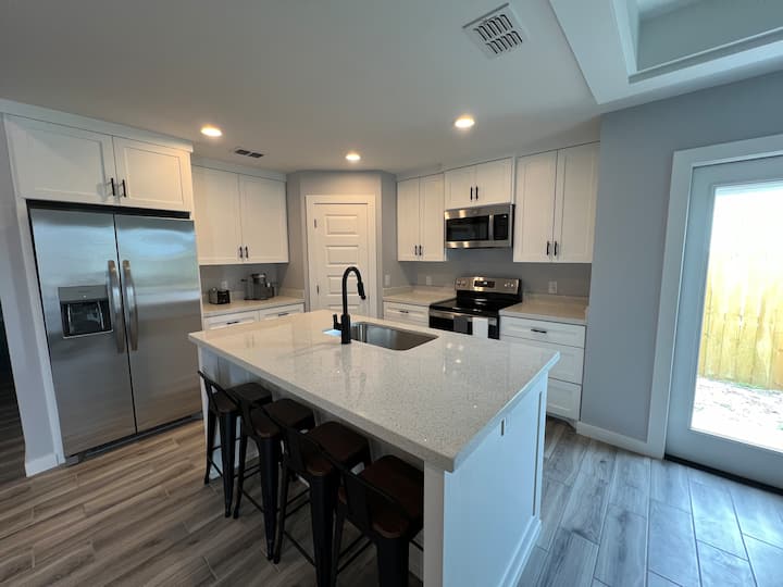Modern Home Near Gateway To Mars - Brownsville, TX