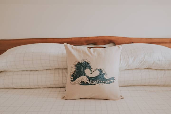 Soleil ~Halfmoon Bay Beach House - Ucluelet