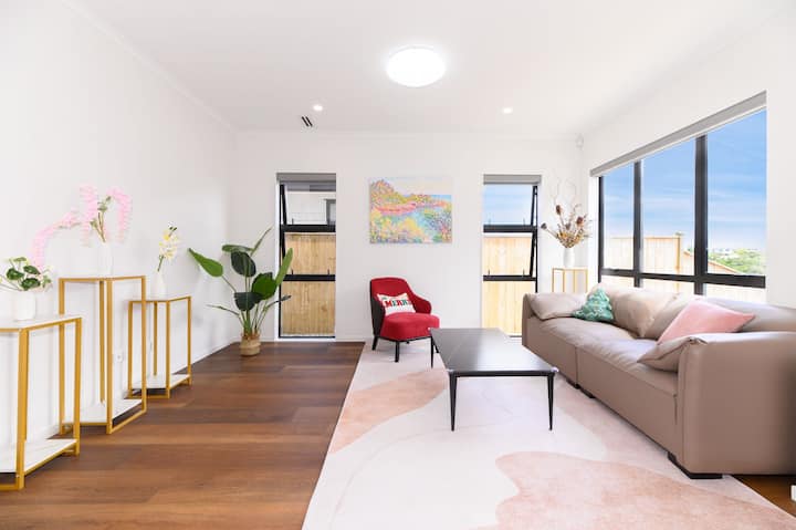 Stylish Getaway In East Auckland - Auckland