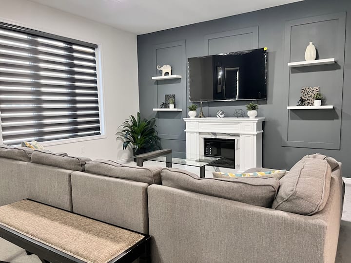 Unbeatable Deal! Spacious 4bd Home Sleeps 10 - Barrie