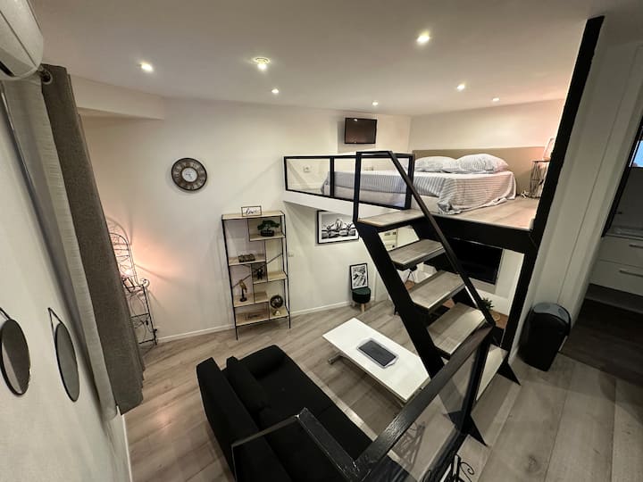 Studio Atypique Sur Trois Niveaux - Cagnes-sur-Mer