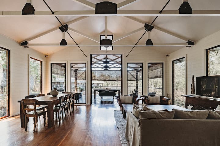 Stunning Overwater Villa | Leaves & Fishes - Lochinvar