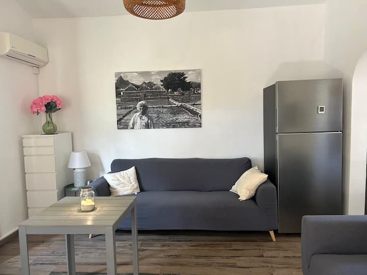 Nette, Kleine Wohnung Mit Balkon - Mauritius