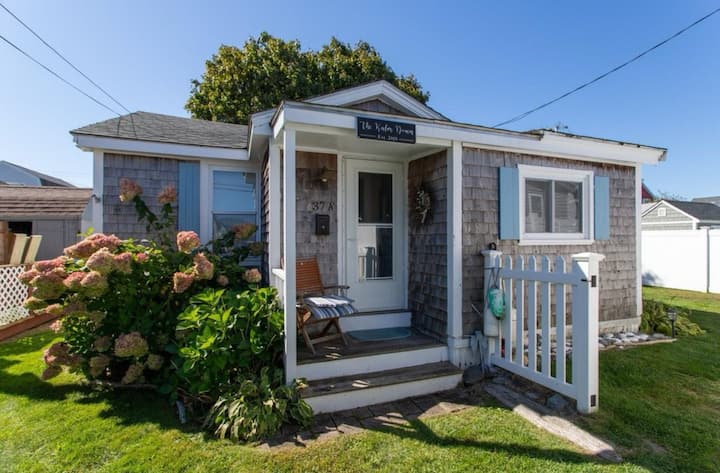 Walk To The Beach From This Adorable Beach House. - North Beach, NH