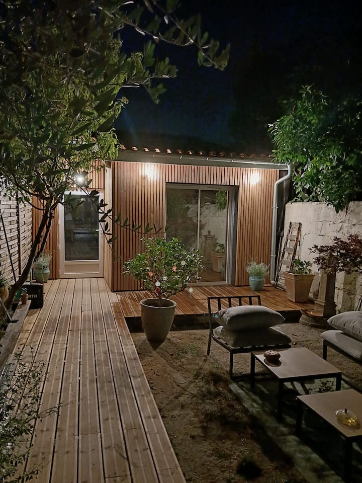 ÉLégant Studio Moderne & Paisible, Proche Centre - Bordéus