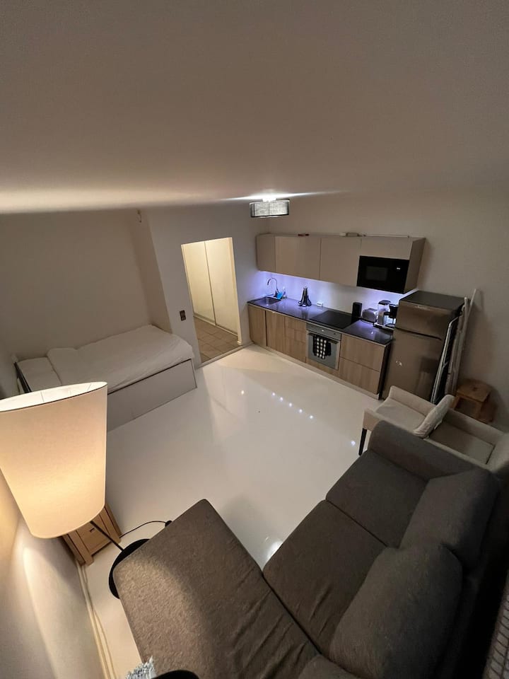 Modern Topfloor Studio With Balcony In City Center - Helsinki