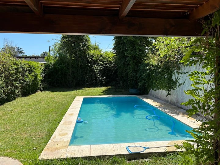 Casa En Gonnet Con Pileta - La Plata