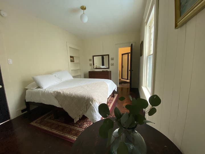 Charming Apt In Historical Home Near The Mountain - Rutland