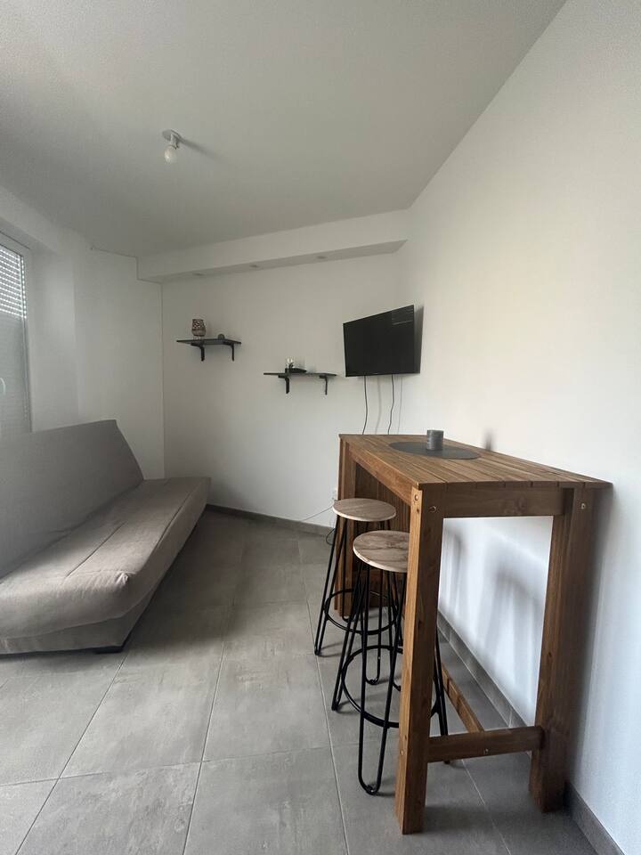 Appartement Avec Table à Manger - Vierzon
