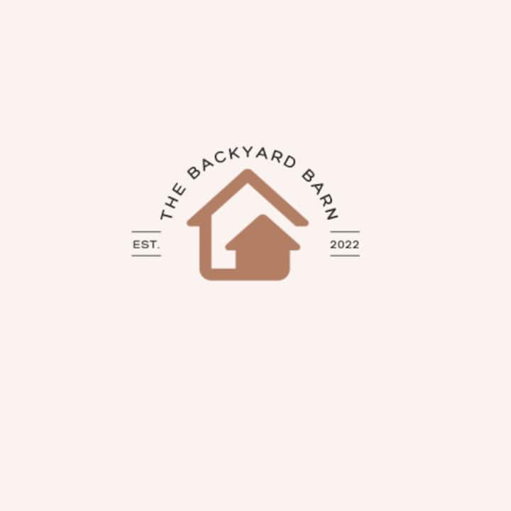 The Backyard Barn - 러벅