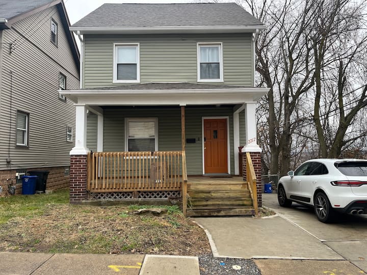 Hardwood Charmer In Northside - Pittsburgh, PA