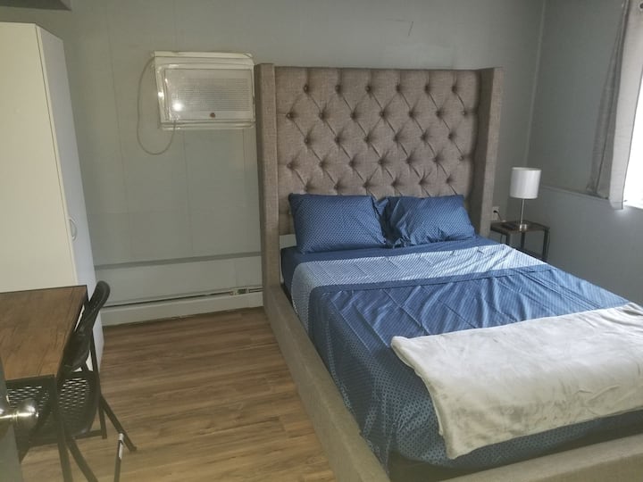 Private 1-2 Bedroom Apartment (Bay) - Oakdale, NY