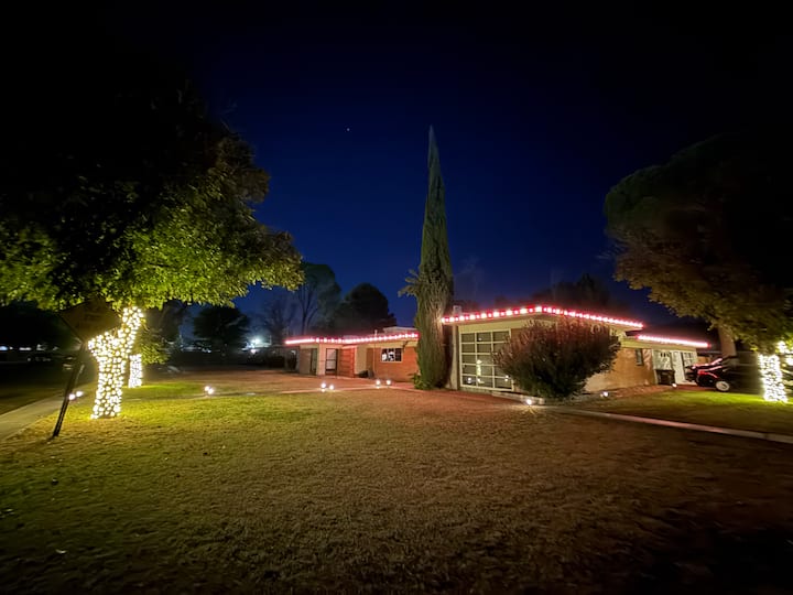 Marvelous, Unique, Spacious Stay - Carlsbad, NM