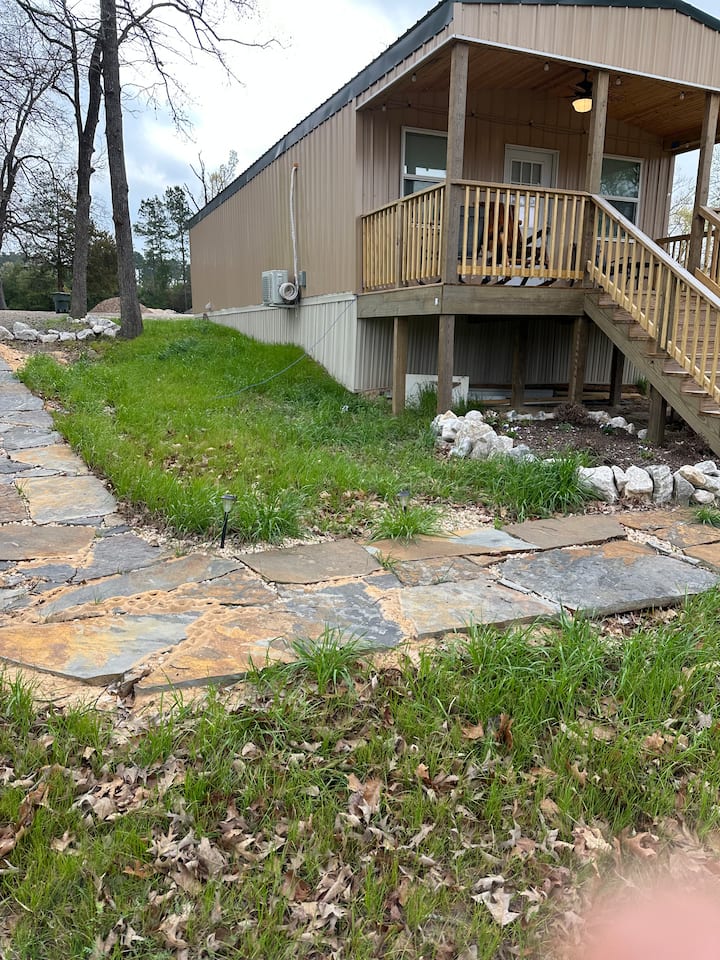 Lumber Jack Cabin
Is Cozy Over Look A Nice Lake. - Nacogdoches, TX