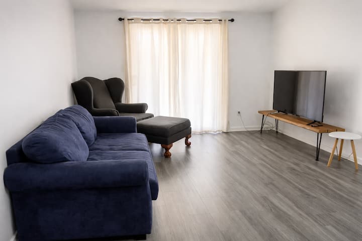 2 Large Bedrooms, Living, And Kitchen, Wifi "I" - Huntsville, AL