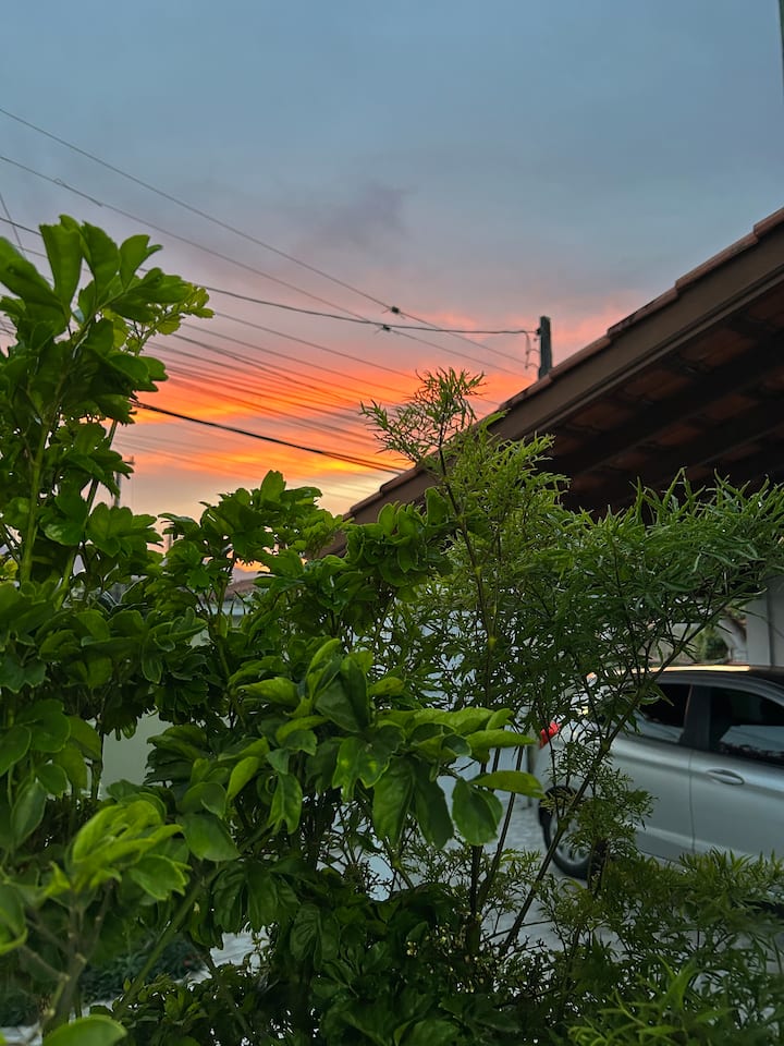 Casa Com Garagem 700 Metros Da Praia. - Caraguatatuba